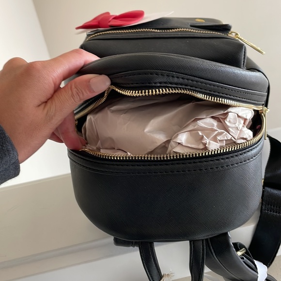 Loungefly | Bags | Exclusive Heart Logo Loungefly Hello Kitty Mini ...